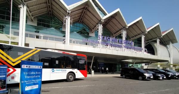 Layanan Transjakarta Rute Kalideres Bandara Soetta Diminati | Detak.co | Megapolitan