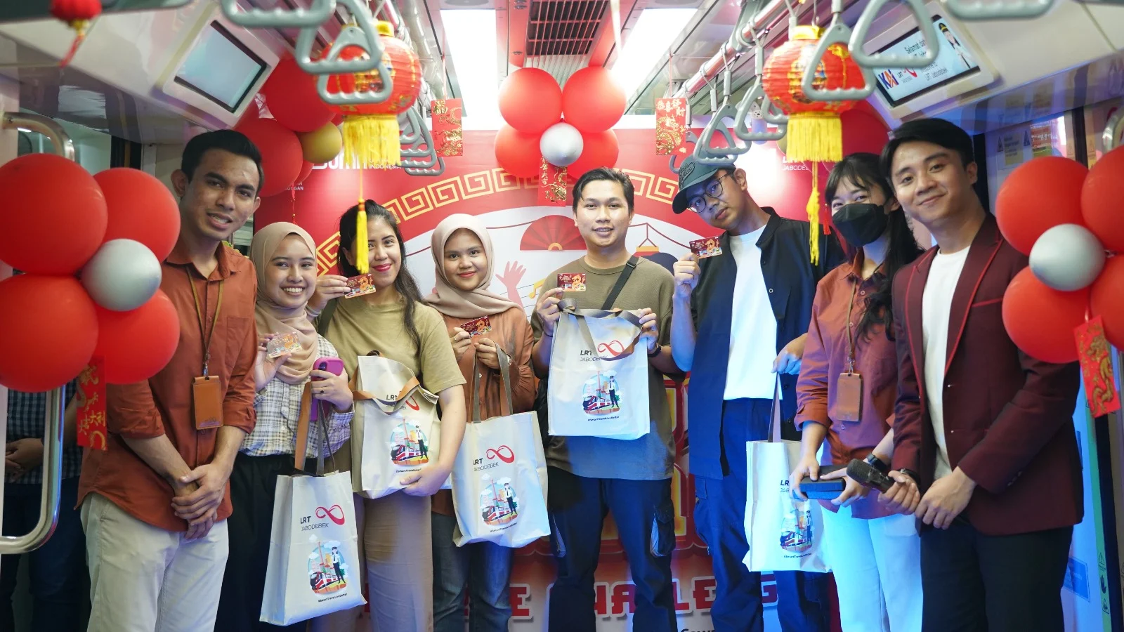 Meriahkan Perayaan Imlek Lrt Jabodebek Ajak Pengguna Karaoke Bersama ... Meriahkan Perayaan Imlek Lrt Jabodebek Ajak Pengguna Karaoke Bersama ...
