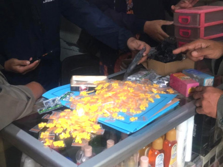 Petugas Gabungan Amankan 2 612 Tablet Obat Ilegal Di Duren Sawit ...